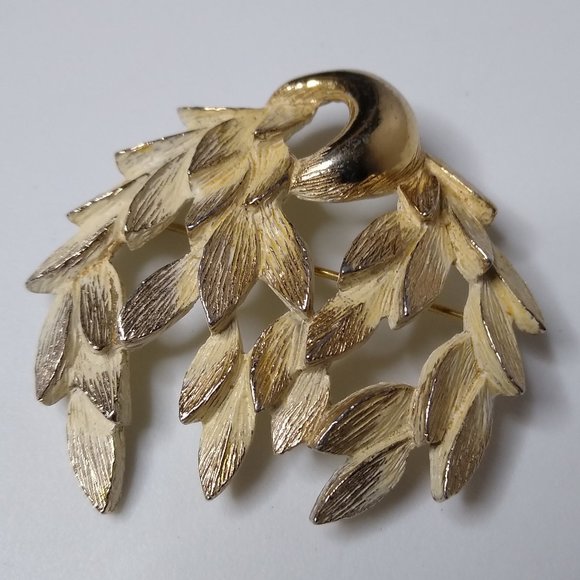 Monet | Jewelry | Vintage Monet Metal Leaves Brooch | Poshmark